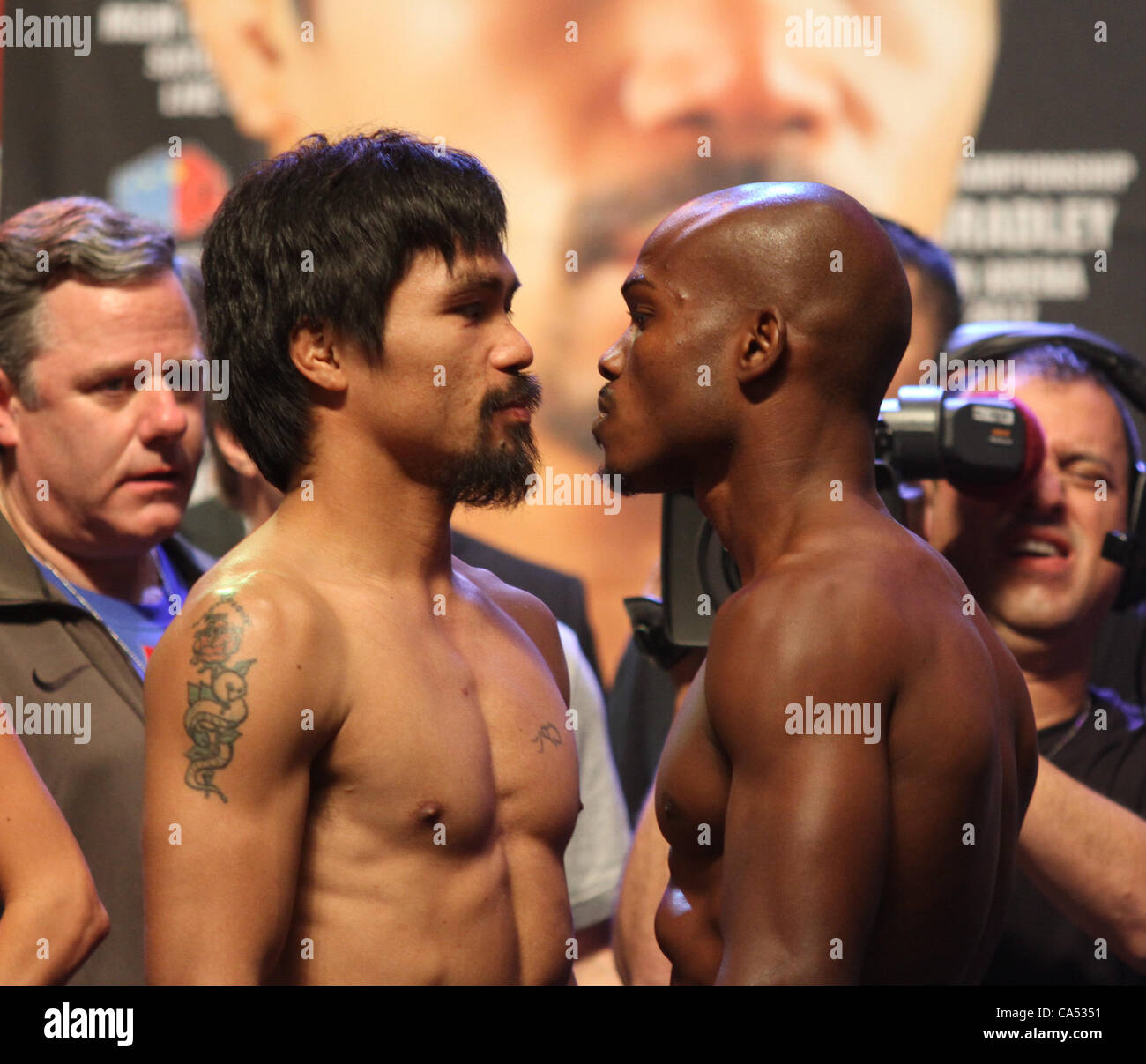 Manny pacquiao left hi-res stock photography and images - Alamy