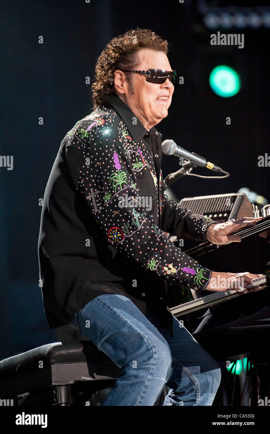 Jun 8, 2012 - Nashville, Tennessee; USA - Musician RONNIE MILSAP ...