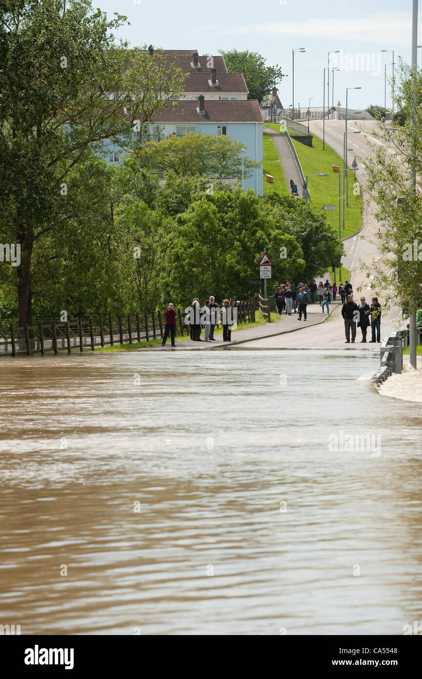 Street flooded shops hi-res stock photography and images - Alamy