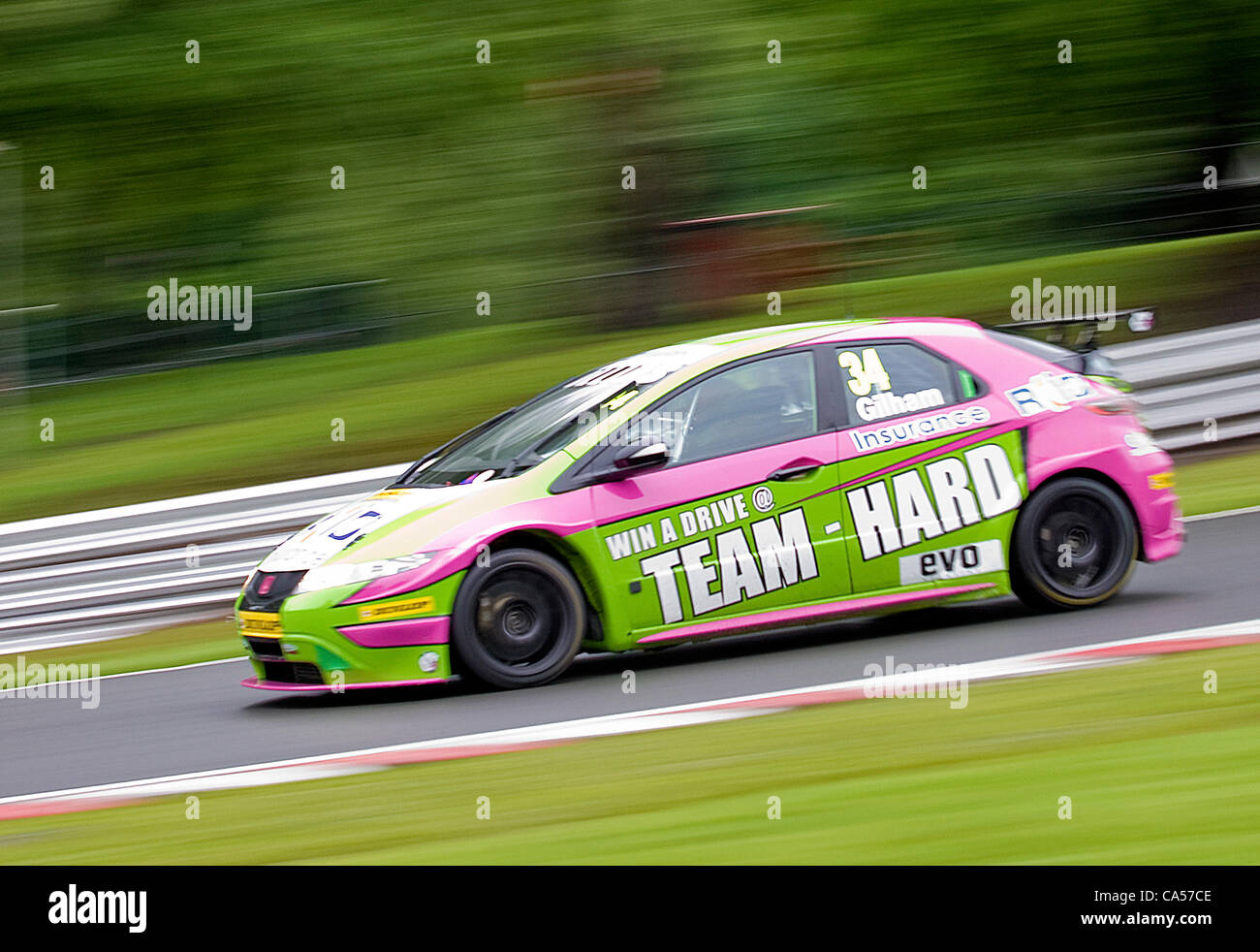 09.06.2012. Oulton Park, Tony Gilham driving the Team HARD Honda civic ...