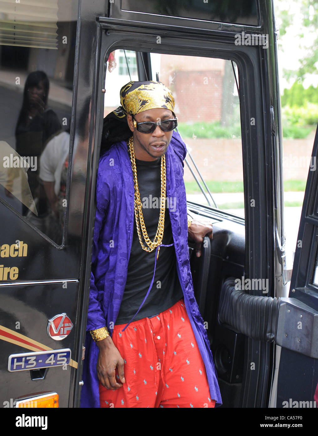 Hip hop bus hi-res stock photography and images - Alamy
