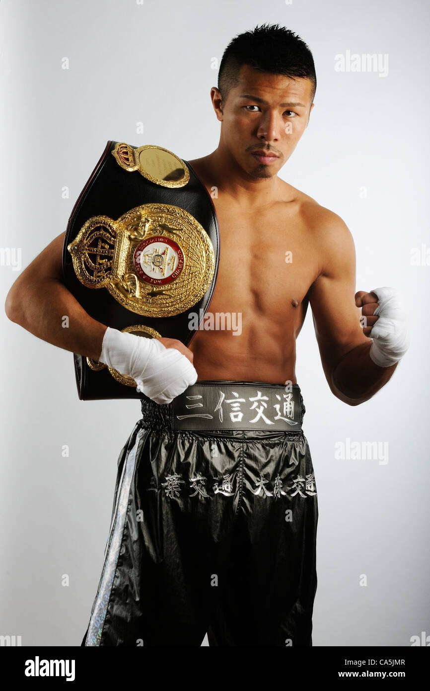 Takashi Uchiyama (JPN), MAY 10, 2012 - Boxing : WBA super featherweight ...