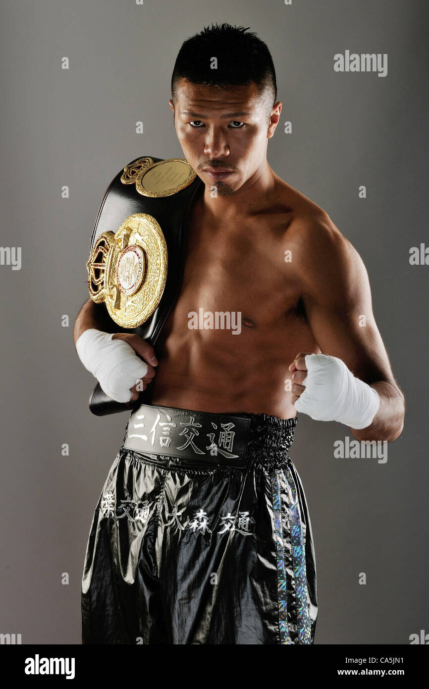 Takashi Uchiyama (JPN), MAY 10, 2012 - Boxing : WBA super featherweight ...