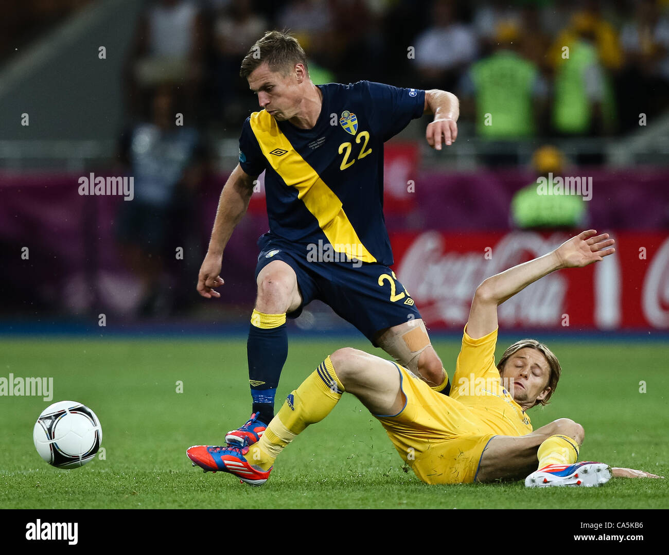 11.06.2012 Ukraine, Kiev: Ukrainian team player Anatoliy Tymoshchuk (L ...