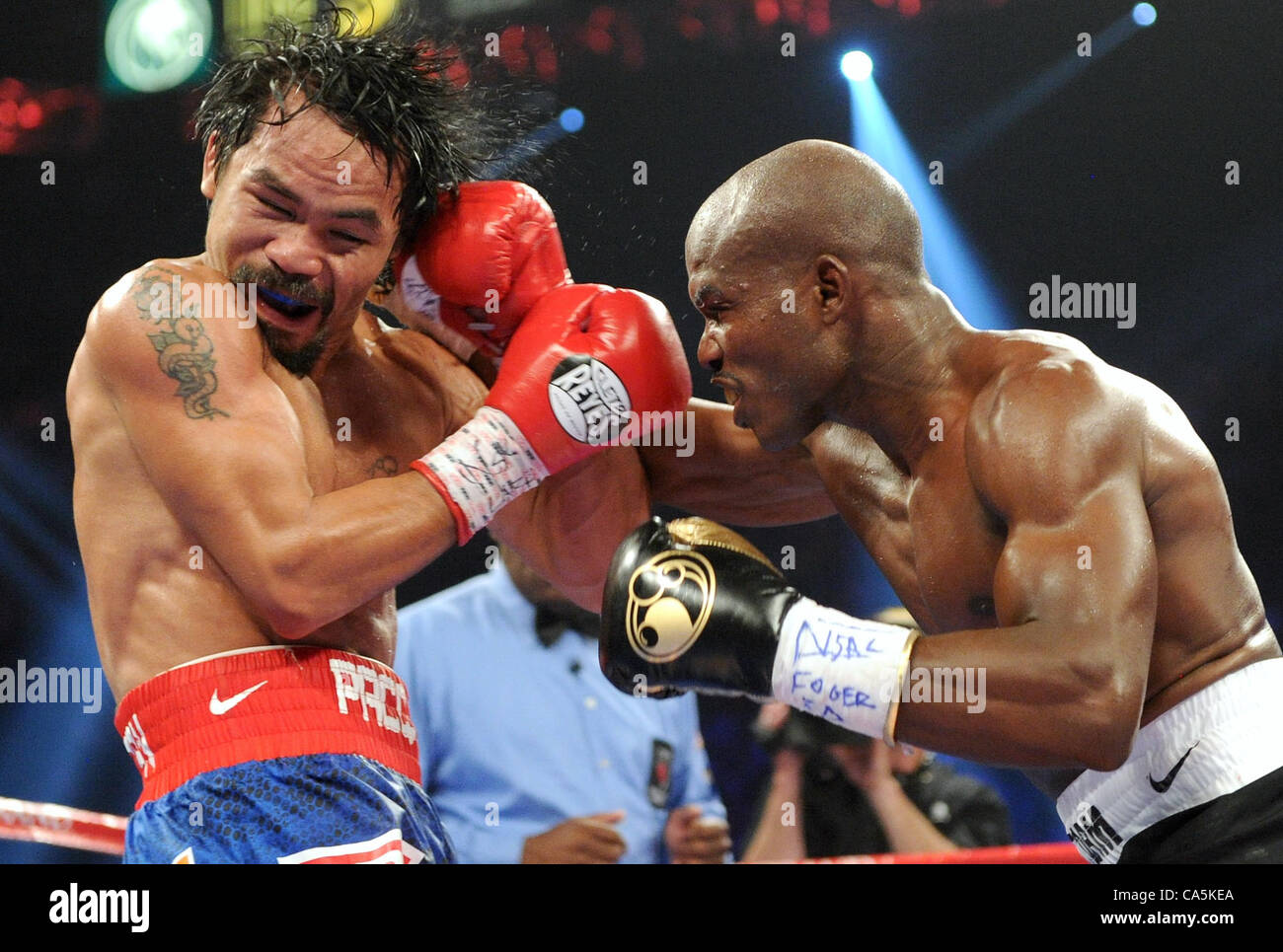 (L-R) Manny Pacquiao (PHI), Timothy Bradley (USA), JUNE 9, 2012 ...