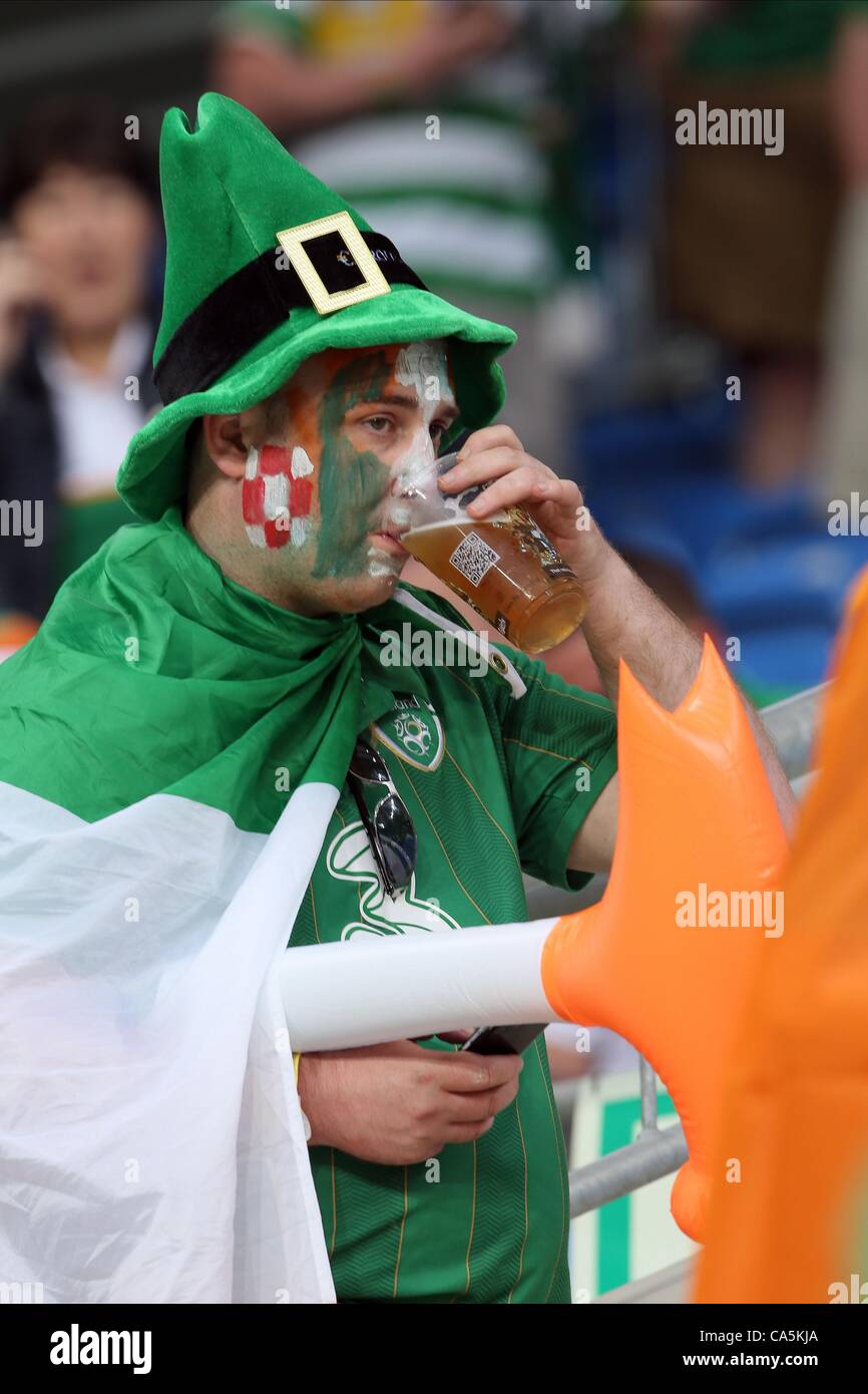 Beer football stadium hi-res stock photography and images - Alamy