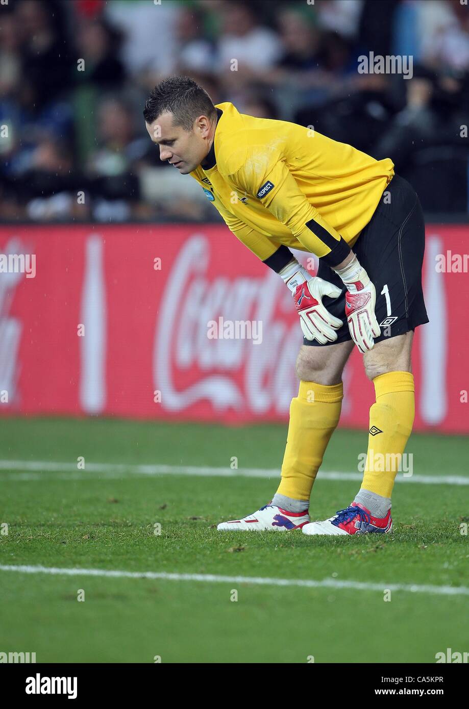 SHAY GIVEN REP. OF IRELAND V CROATIA MUNICIPAL STADIUM POZNAN POLAND 10 ...