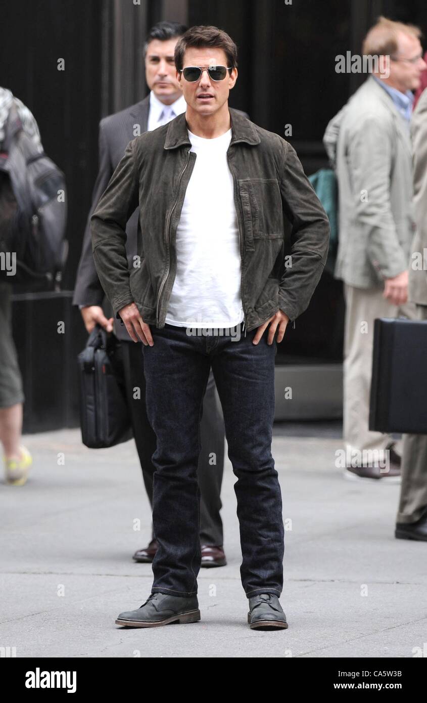 Tom cruise on location oblivion hi-res stock photography and images - Alamy