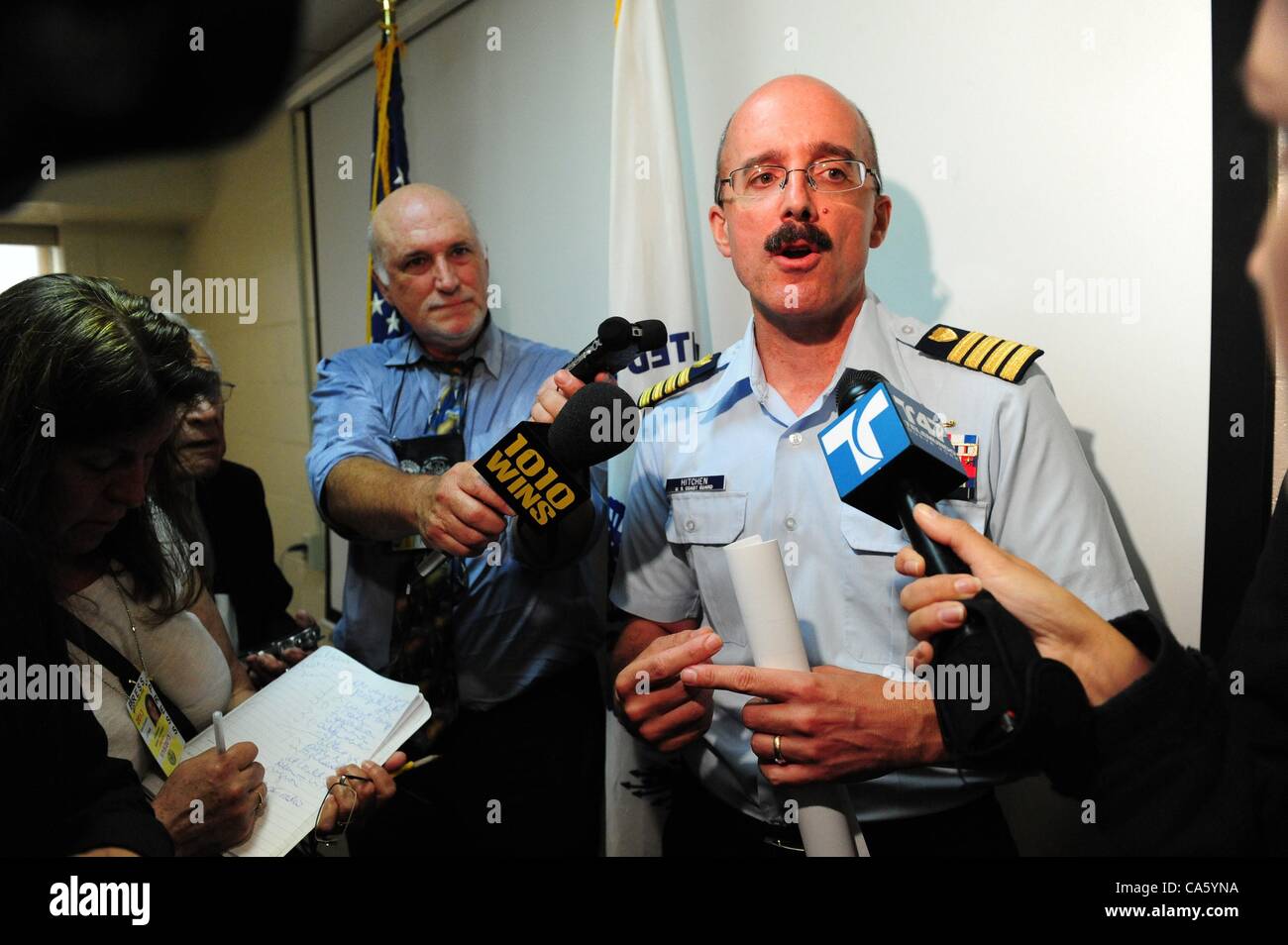 U s coast guard sector commander hi-res stock photography and images ...
