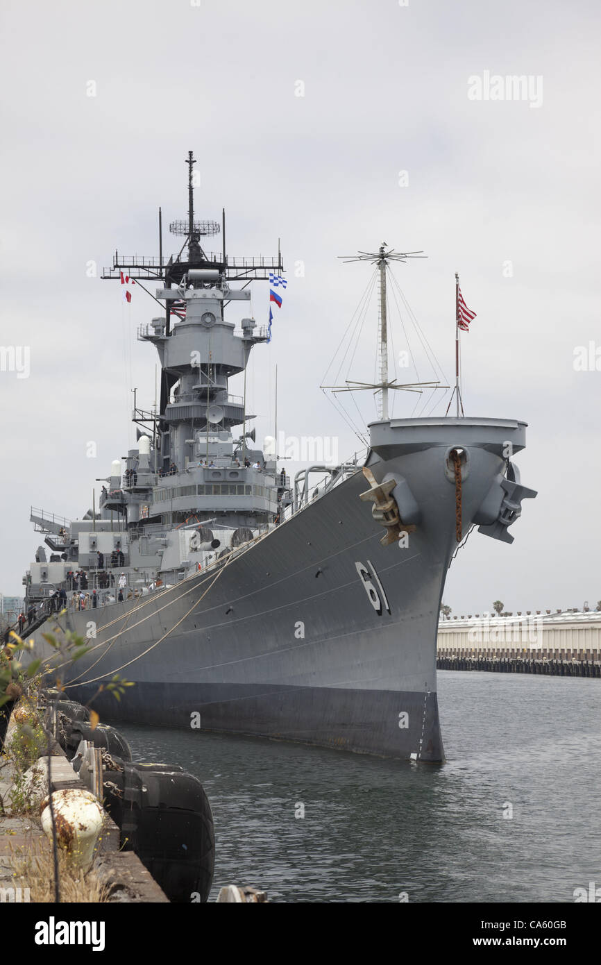 Final voyage of the battleship USS Iowa from Berth 51 to its new home ...