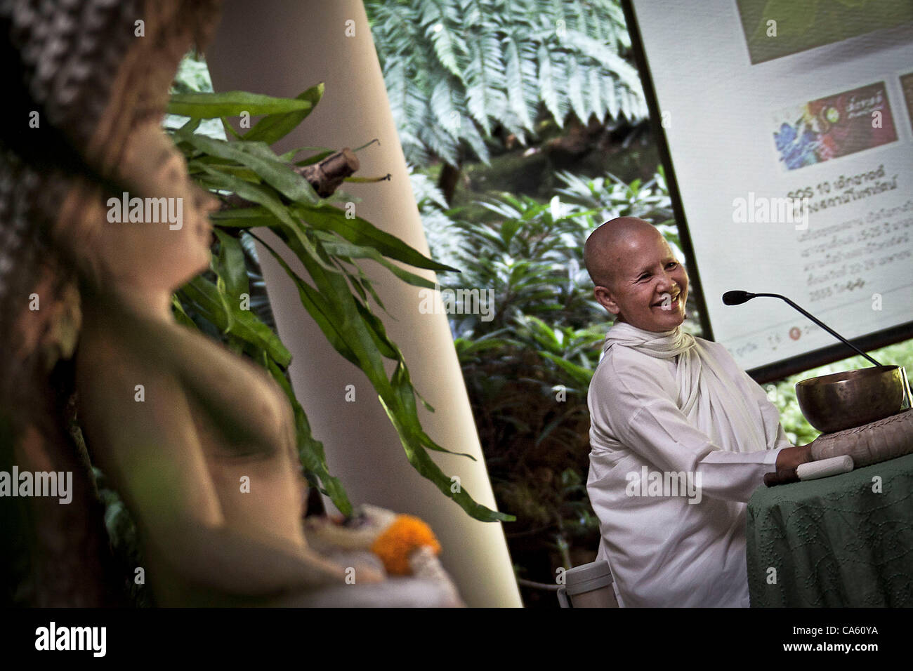 Mae chee sansanee sthirasuta hi-res stock photography and images - Alamy