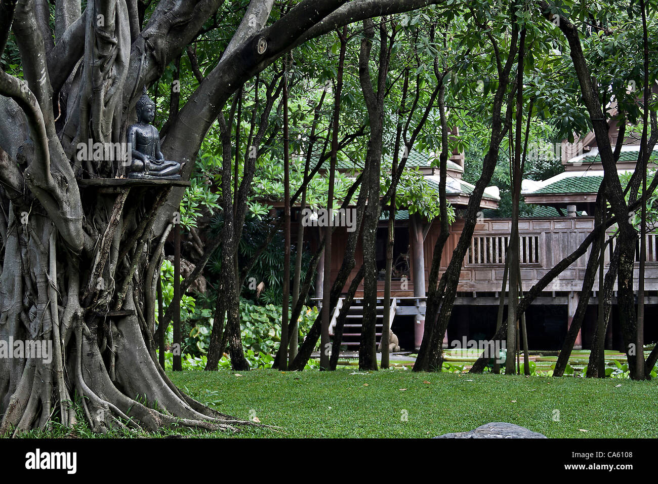 Para-monastic institutions in Thailand, like the Sathira Dhammasathan ...
