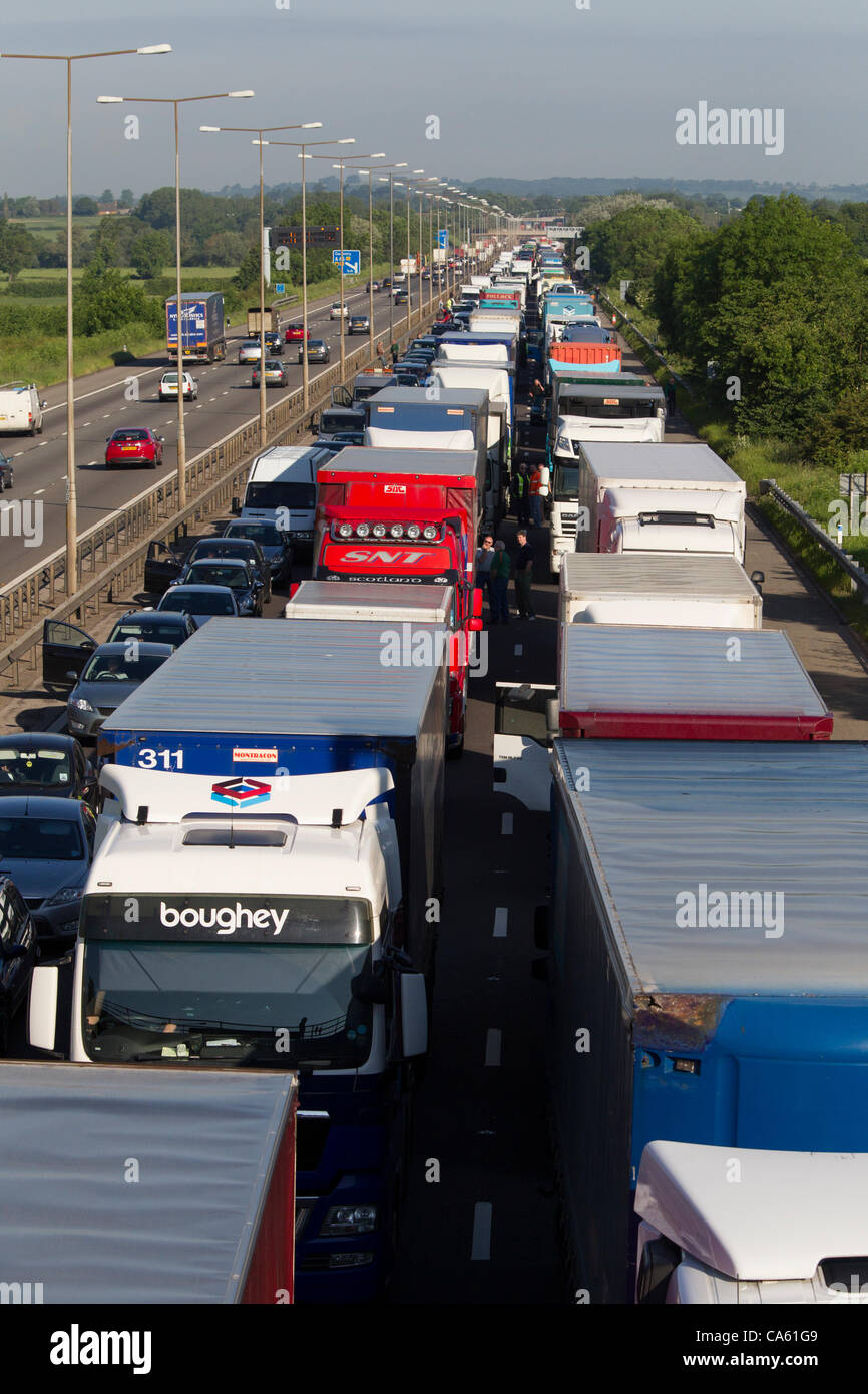 M1 junction 14 southbound hi-res stock photography and images - Alamy