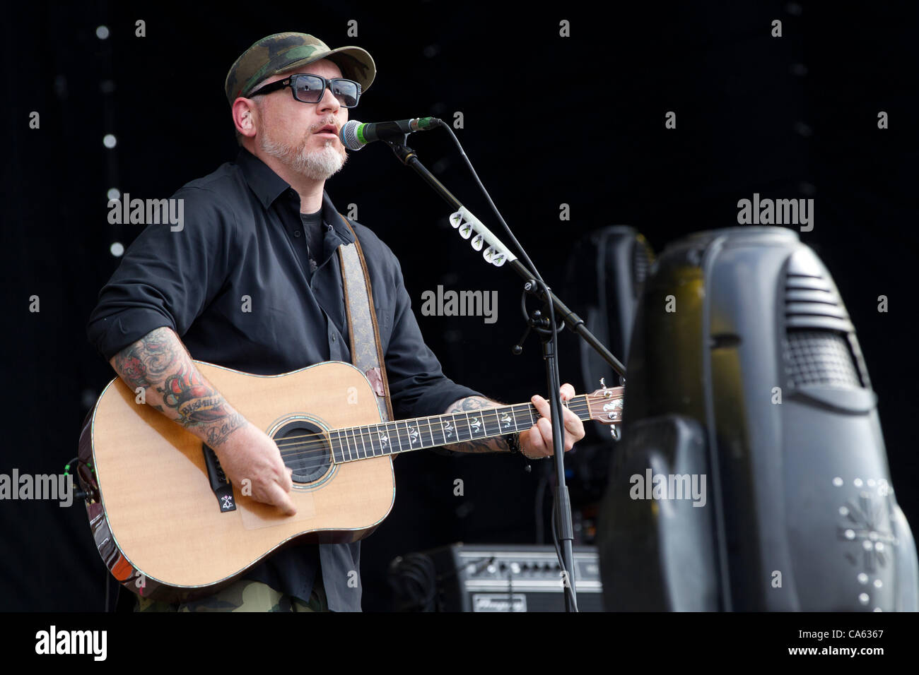 Everlast rapper hi-res stock photography and images - Alamy