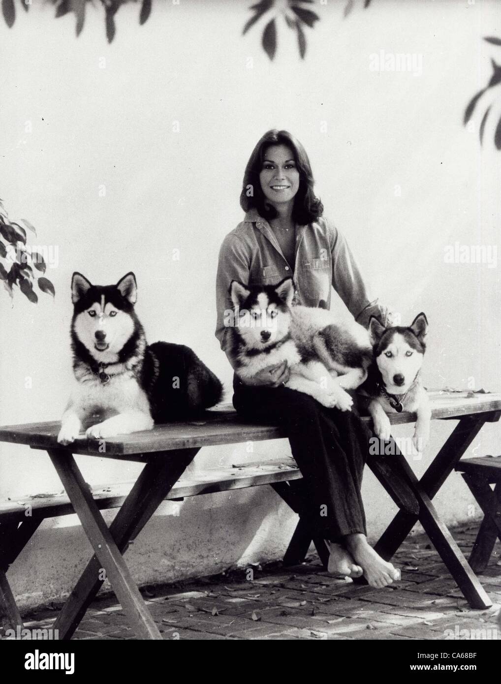 KATE JACKSON at home in Beverly Hills.AKA Catherine Elise Jackson ...