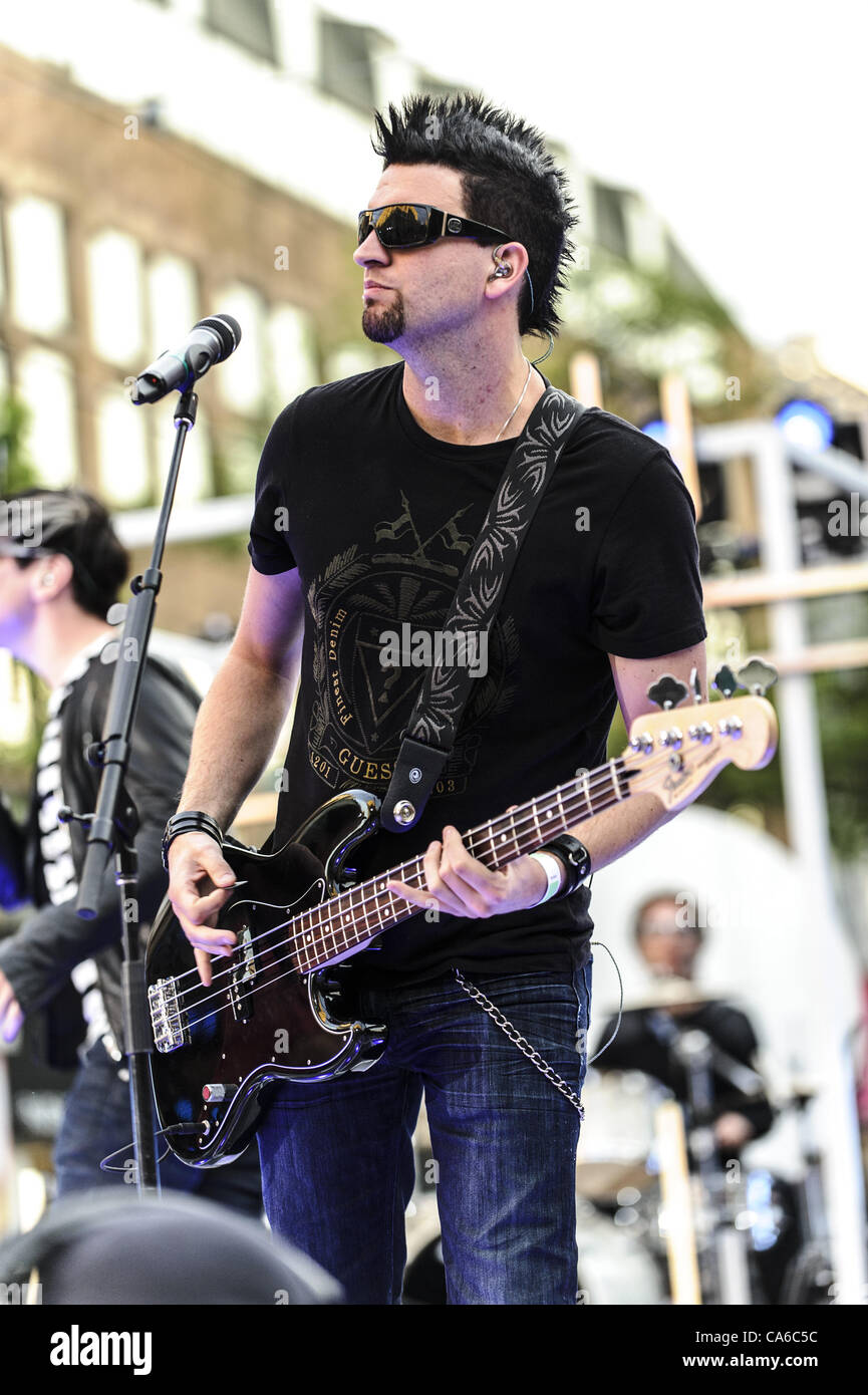 Marianas trench band hi-res stock photography and images - Alamy