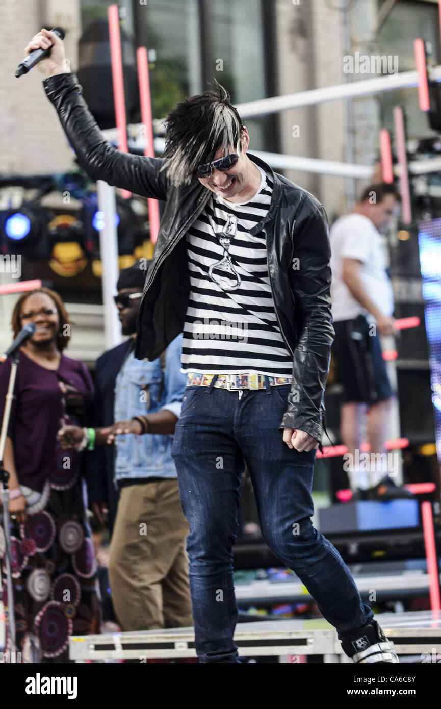 Marianas trench band hi-res stock photography and images - Alamy