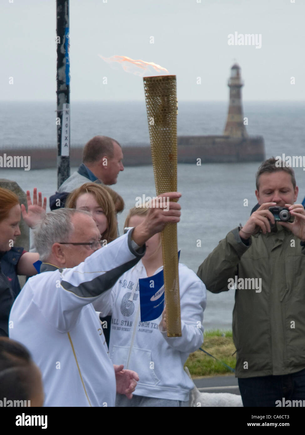 Old pier lighthouse roker hi-res stock photography and images - Alamy
