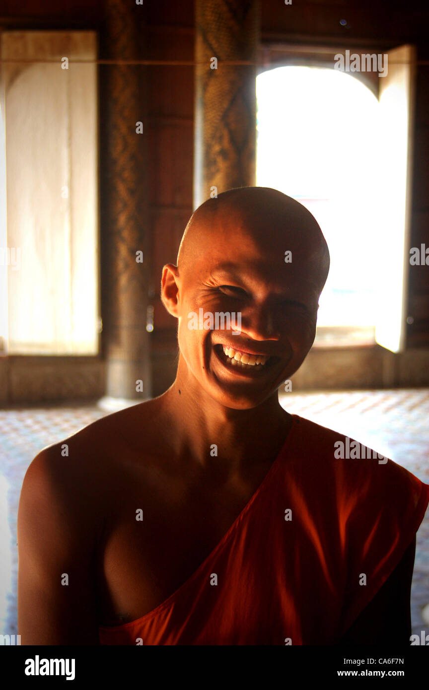 Grinning monk hi-res stock photography and images - Alamy