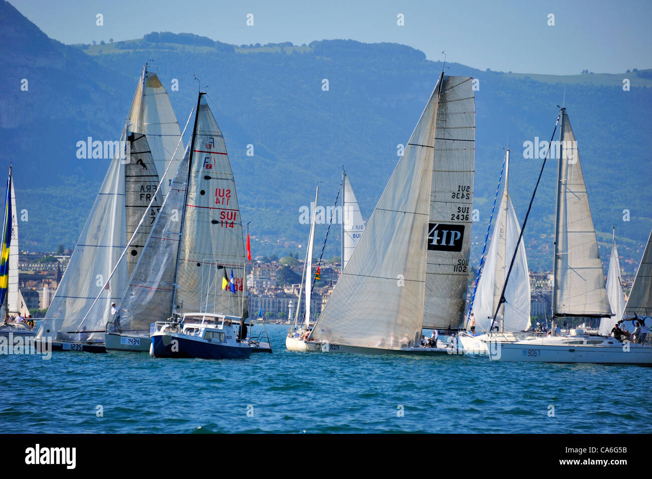 The start line of the annual Bol d'Or sailing race on Lake Geneva (Lac ...