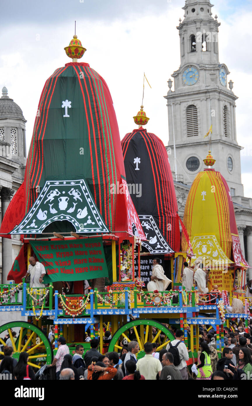 Three chariots hi-res stock photography and images - Alamy
