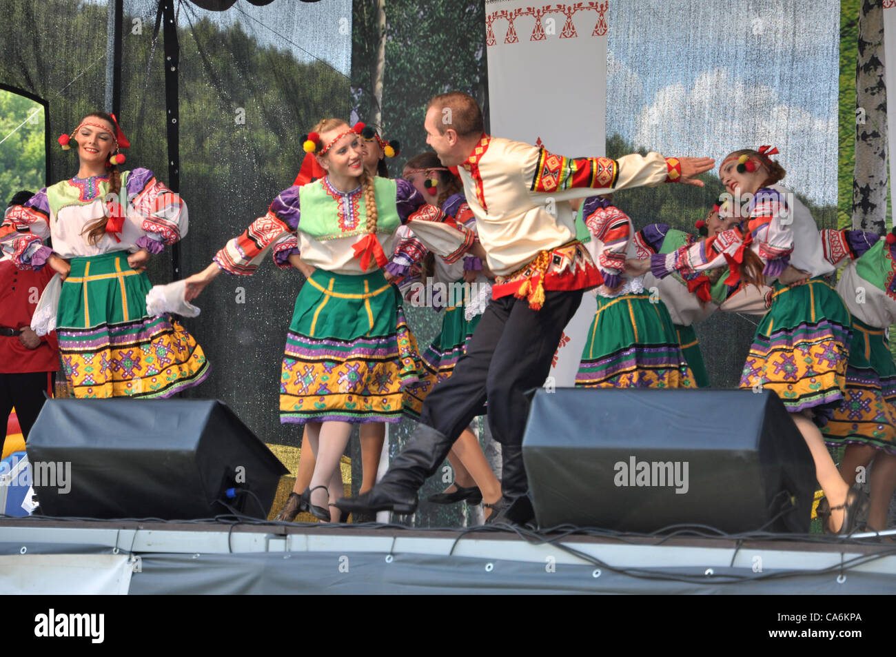 Russian Folk Dance Perform High Resolution Stock Photography and Images ...