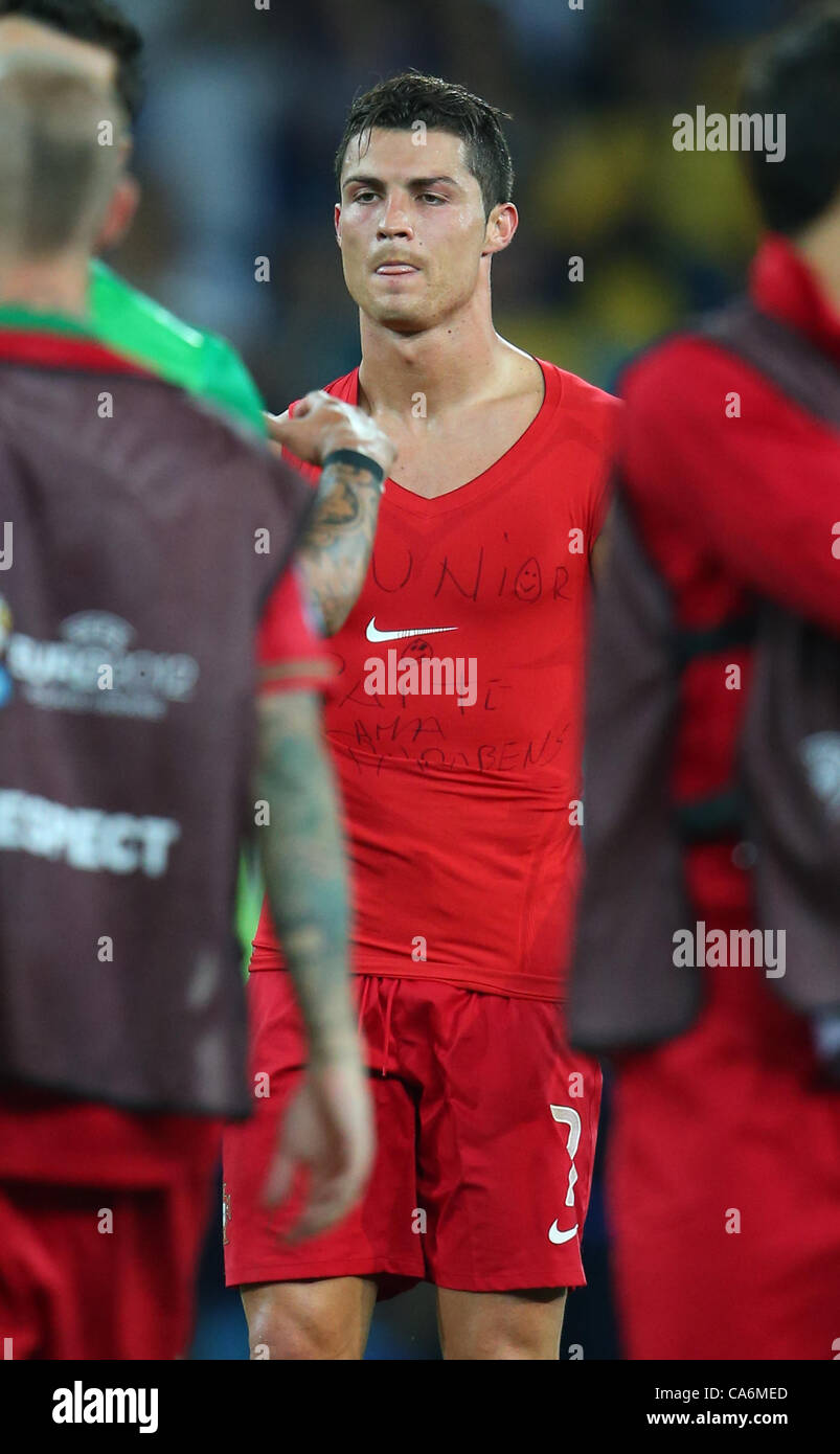 CRISTIANO RONALDO WITH HAND WR PORTUGAL V HOLLAND EURO 2012 METALIST ...
