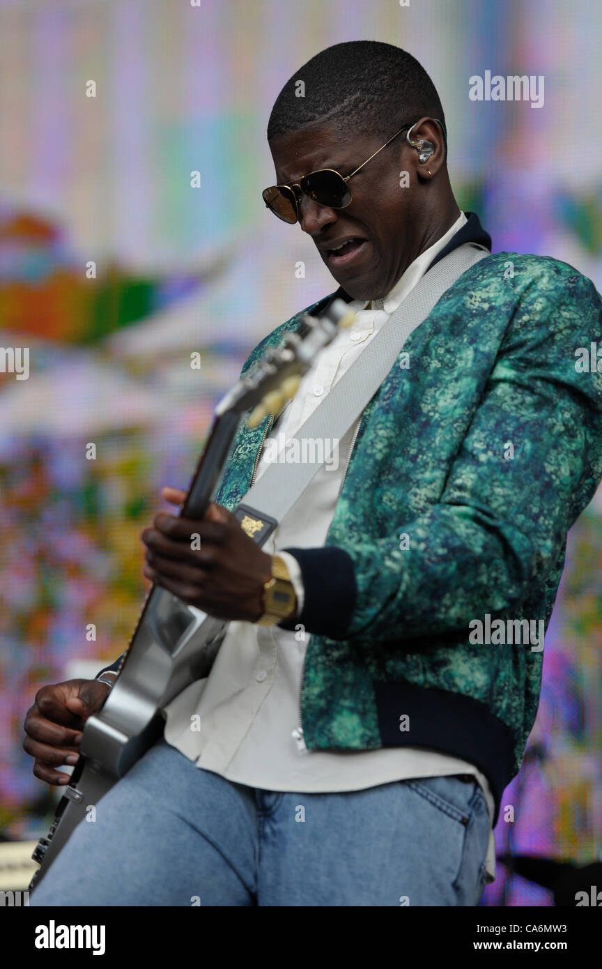 Labrinth hi-res stock photography and images - Alamy