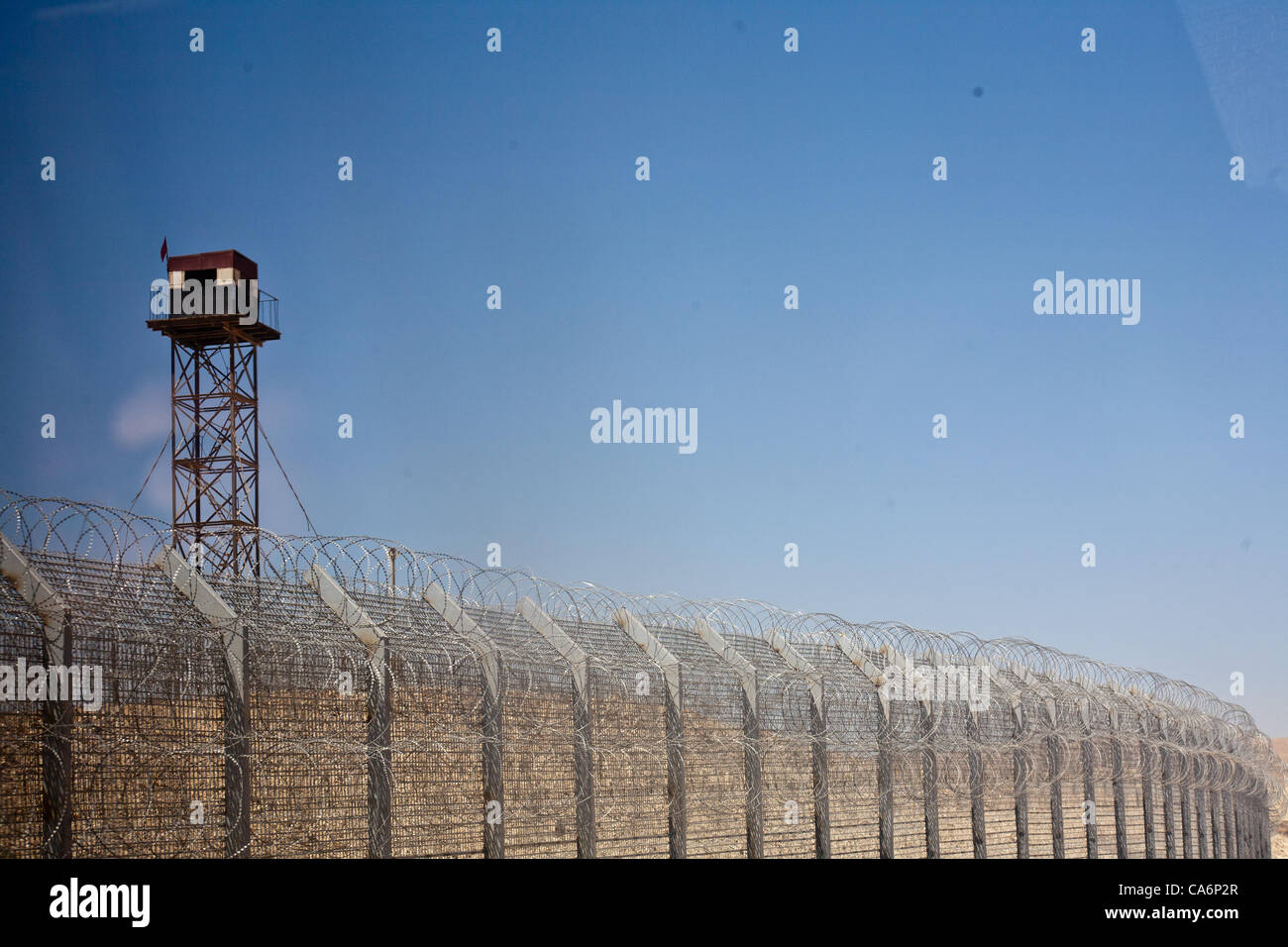 File photo: Egyptian military lookout post on Egyptian side of border ...
