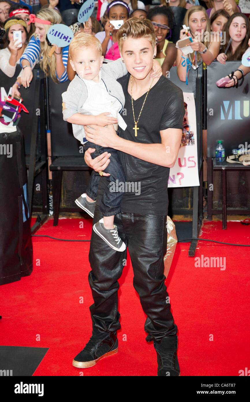 Jaxon , Justin Bieber at arrivals for 2012 MUCHMUSIC VIDEO AWARDS ...