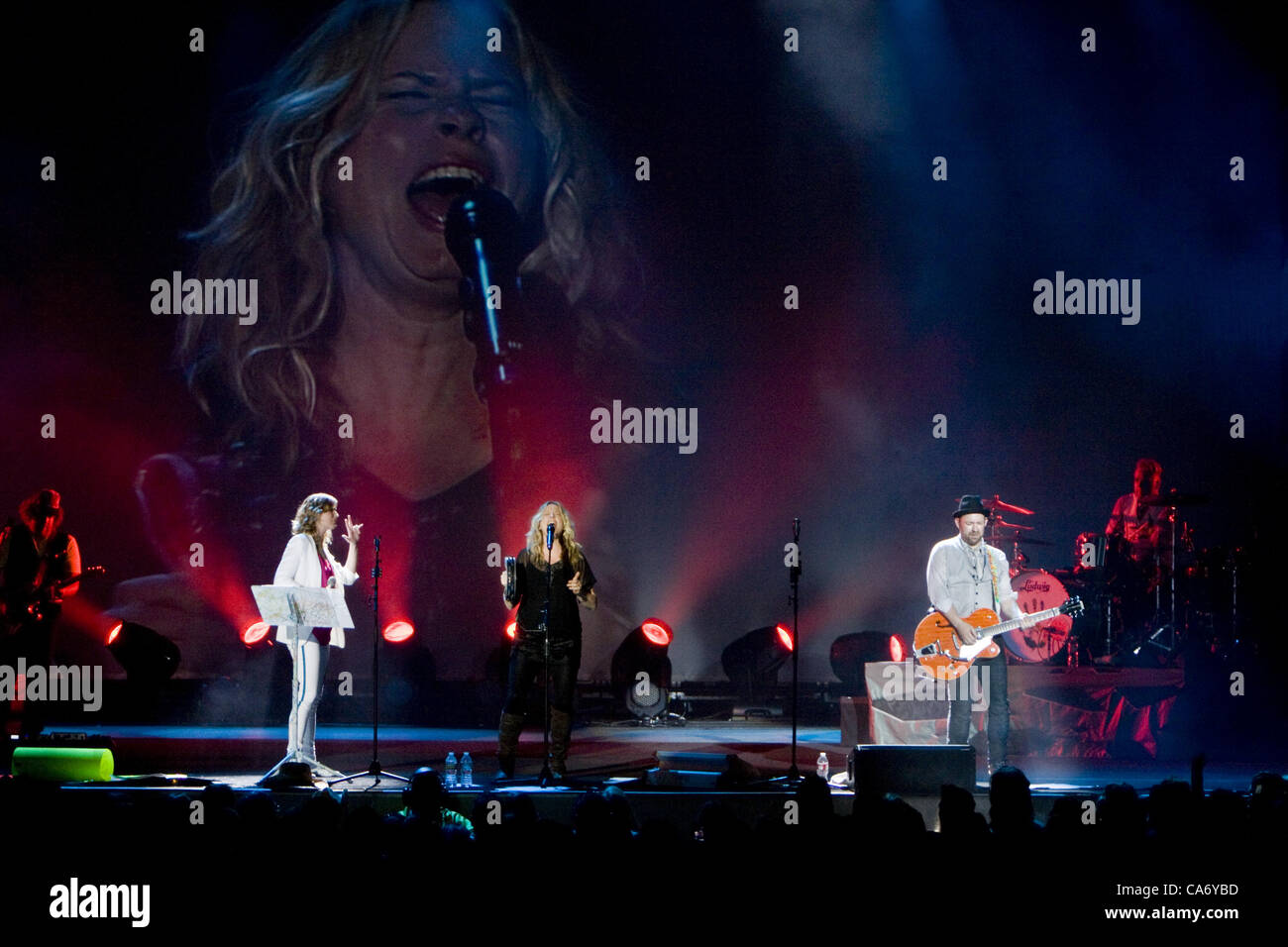 May 31, 2012 - Chula Vista, California, US - Singer/songwriter Vonda ...