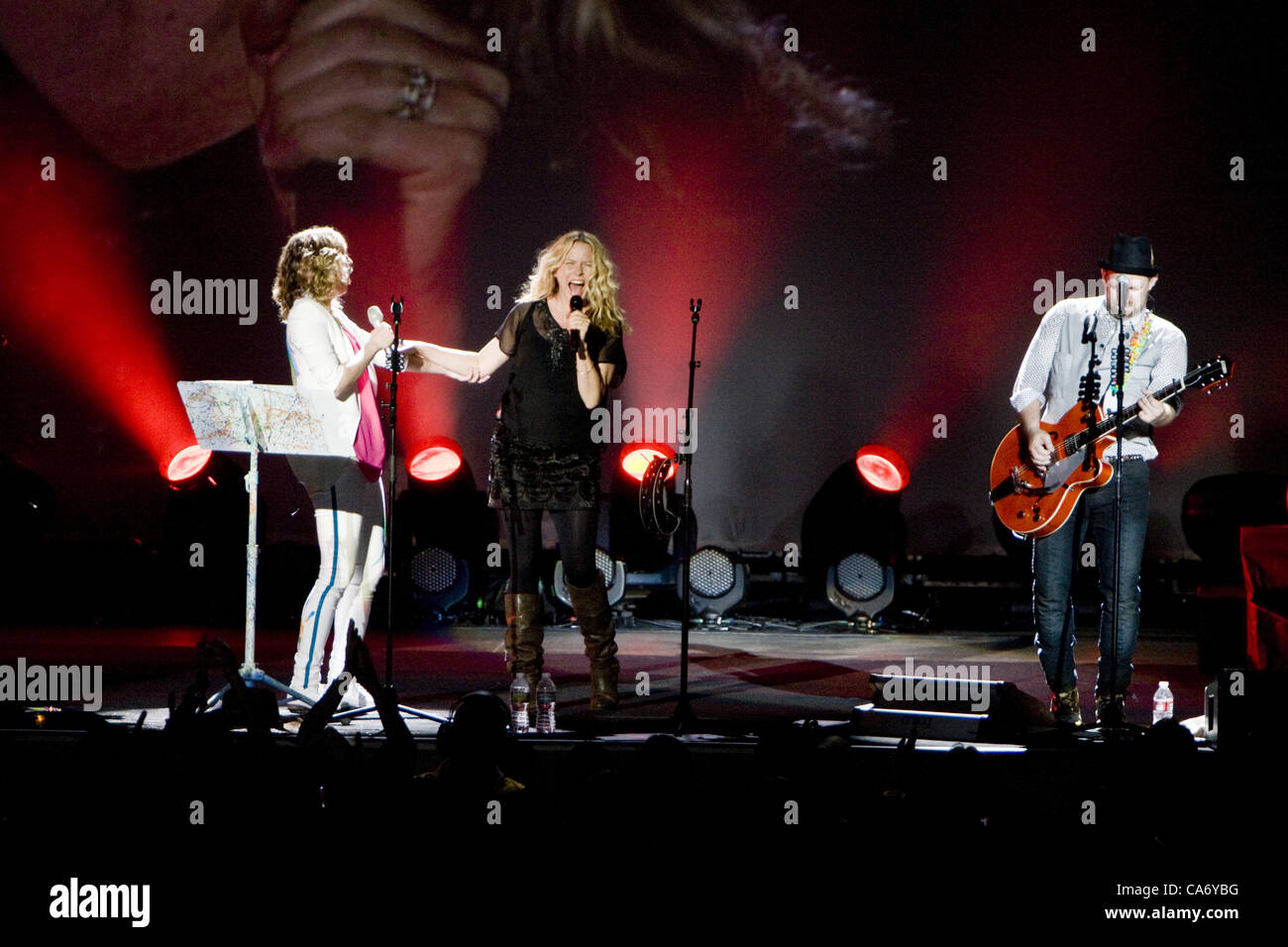 May 31, 2012 - Chula Vista, California, US - Singer/songwriter Vonda ...