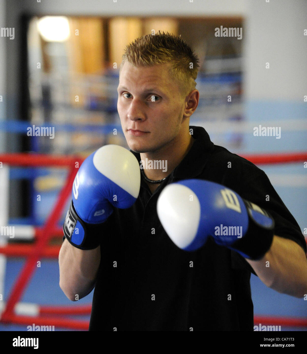 Czech boxer Zdenek Chladek get wild card entry for London Olympics 2012 ...