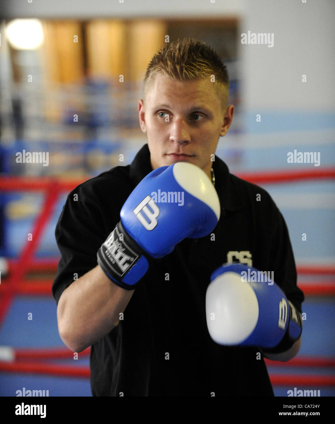 Czech boxer Zdenek Chladek get wild card entry for London Olympics 2012 ...