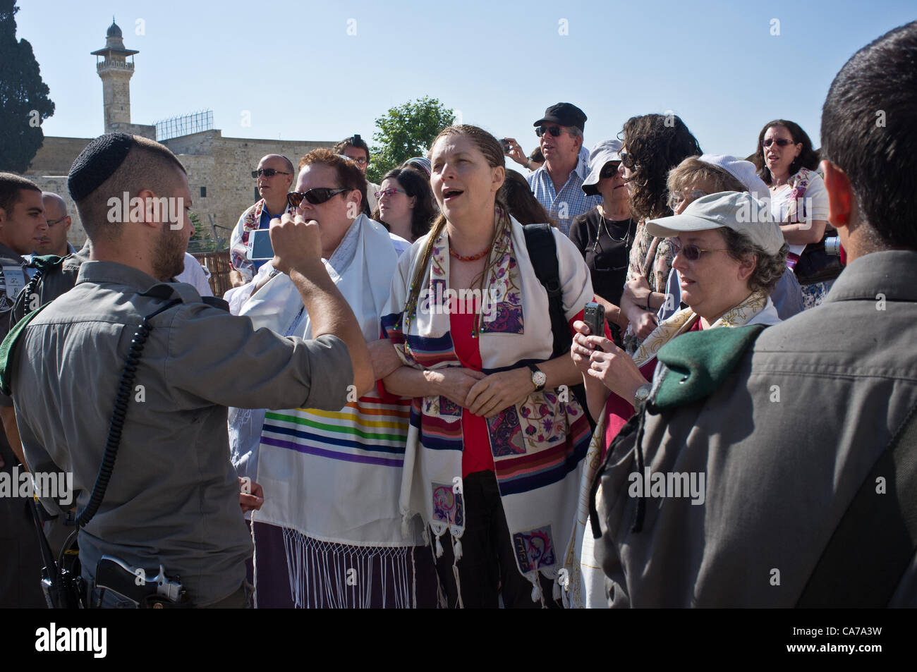 Border Police block advancement of Chairwoman Anat Hoffman and Women ...