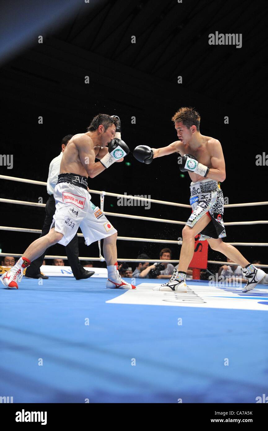 (L-R) Akira Yaegashi, Kazuto Ioka (JPN), JUNE 20, 2012 - Boxing ...