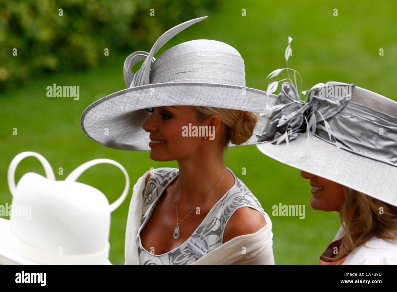 21.06.12 Ascot, Windsor, UK. Catherine Jenkins arrives in the parade ...