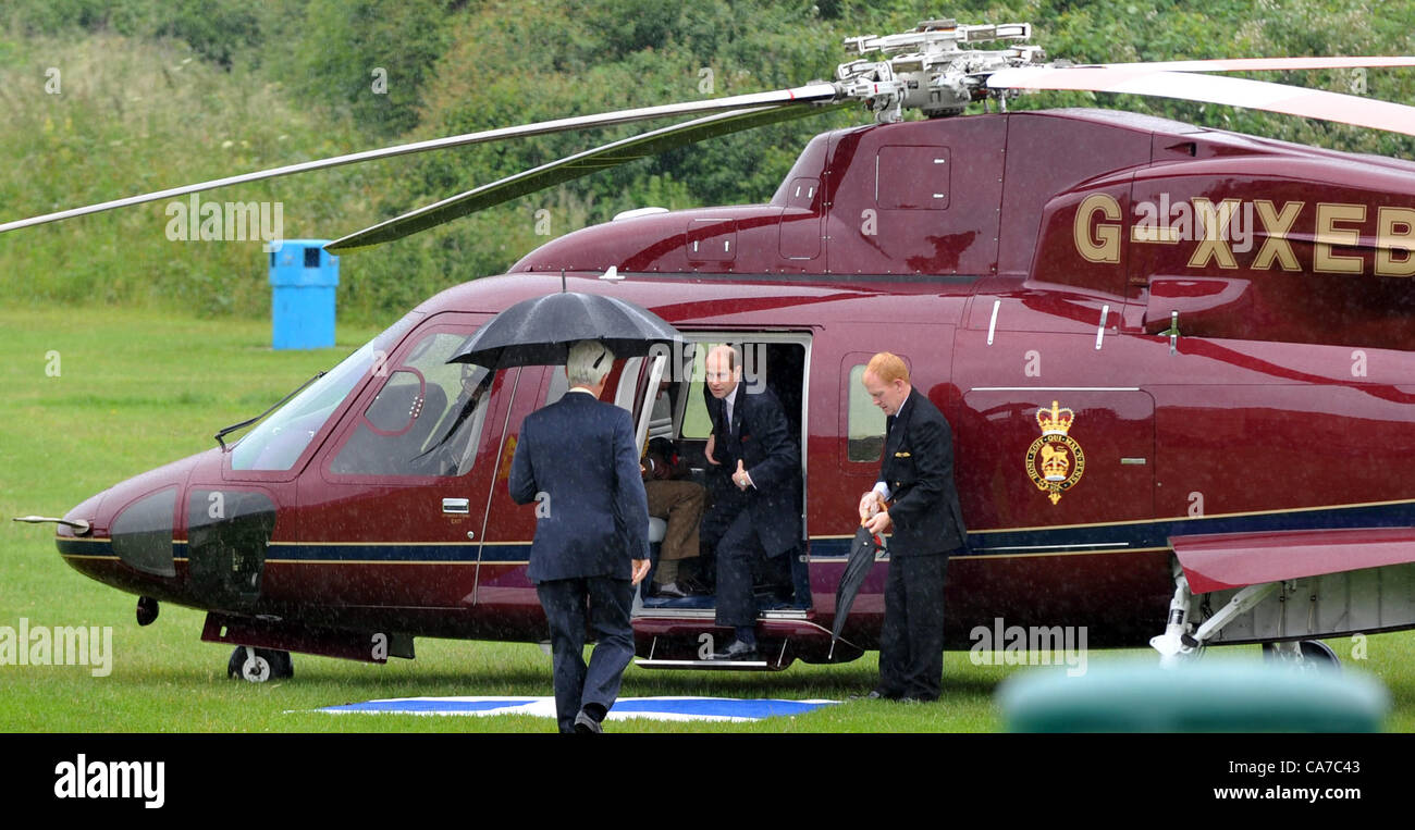 Prince edward royal helicopter hi-res stock photography and images - Alamy