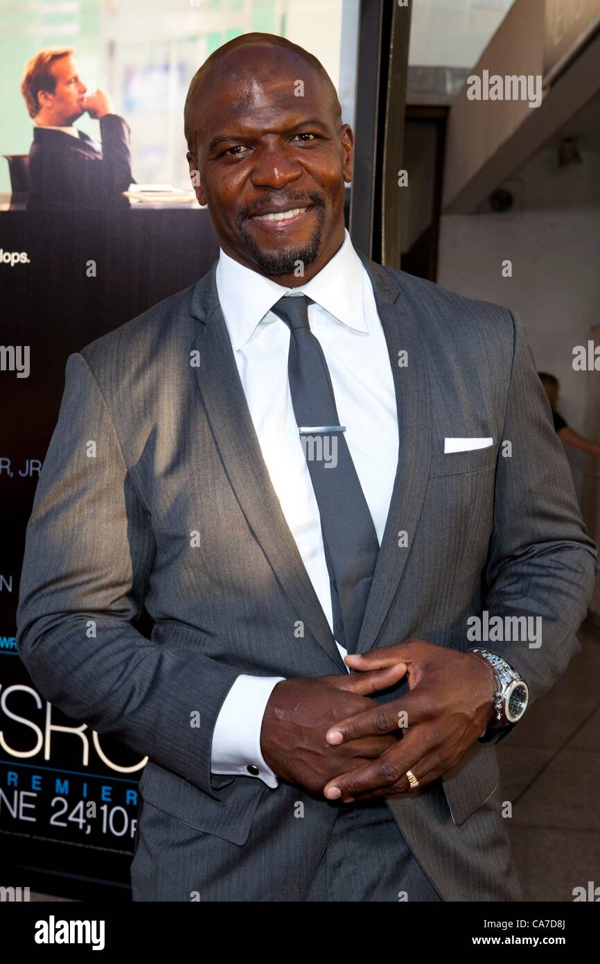 USA. Terry Crews at arrivals for THE NEWSROOM Premiere, Cinerama Dome ...