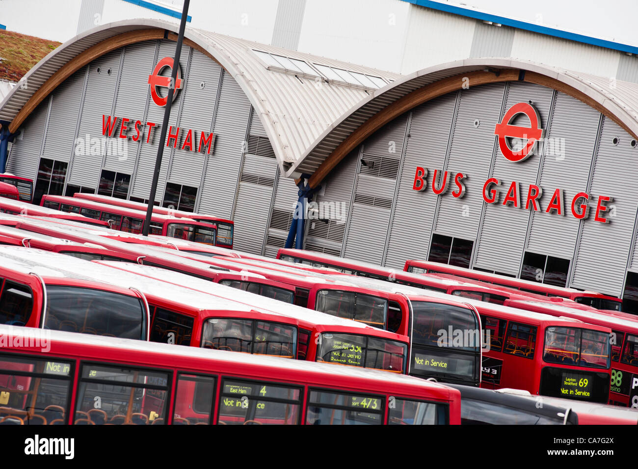 London transport bus depot hi-res stock photography and images - Alamy