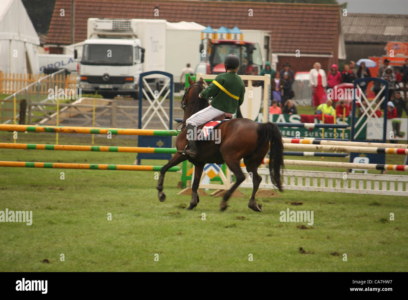 British show jumper hi-res stock photography and images - Alamy