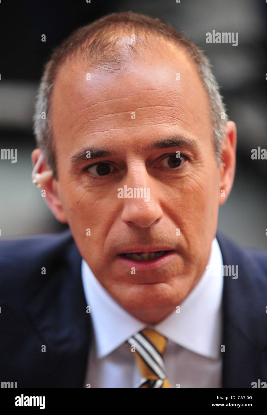Matt Lauer on stage for NBC Today Show Summer Concert Series with Kenny ...