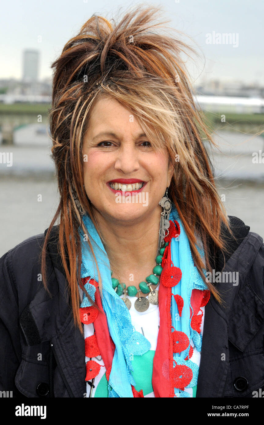 Elizabeth emanuel hi-res stock photography and images - Alamy