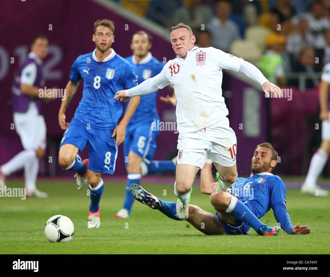 WAYNE ROONEY & DANIELE DE ROSS ENGLAND V ITALY EURO 2012 OLYMPIC ...