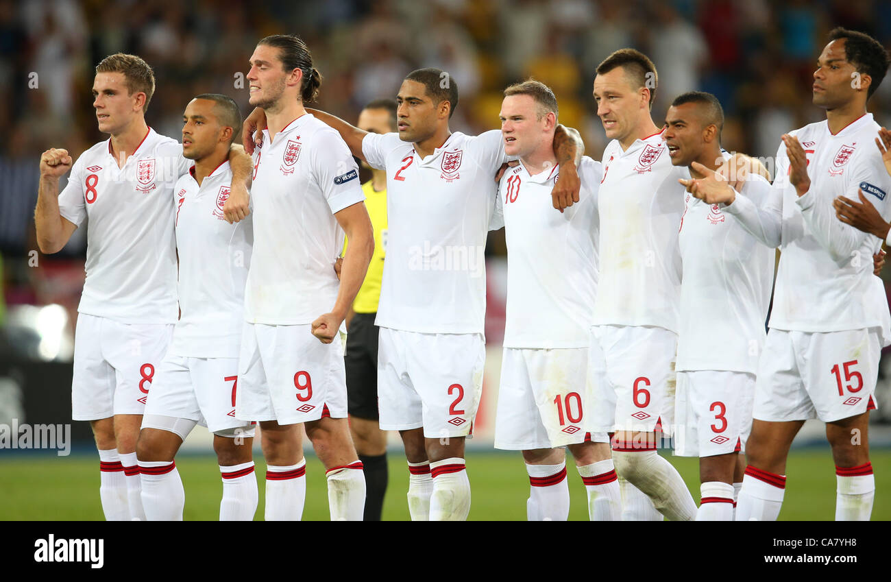 ENGLAND PLAYERS WATCHING PENAL ENGLAND V ITALY EURO 2012 OLYMPIC ...