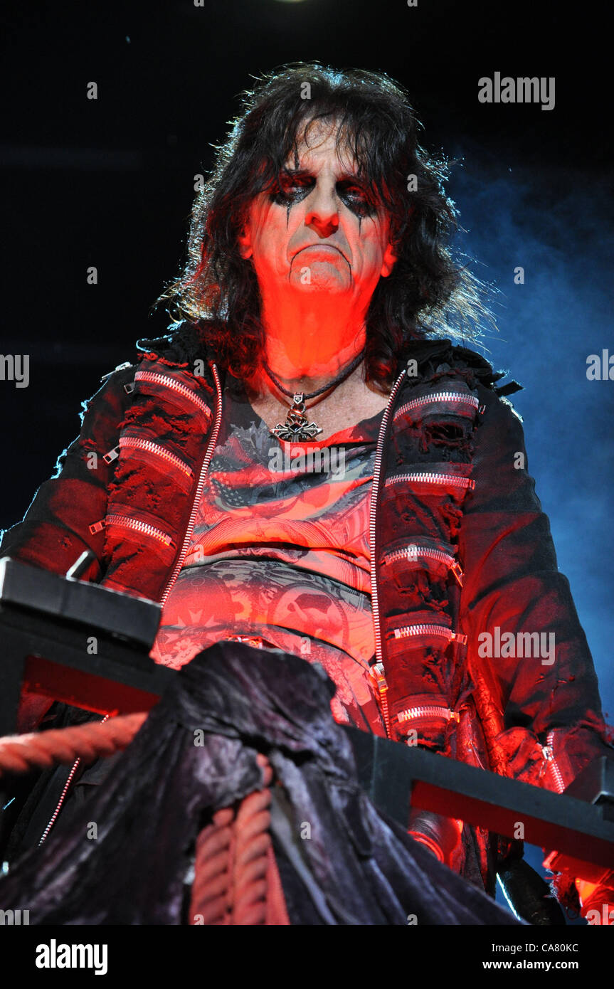 June 22, 2012 - Raleigh, North Carolina, U.S. - Rock singer ALICE ...