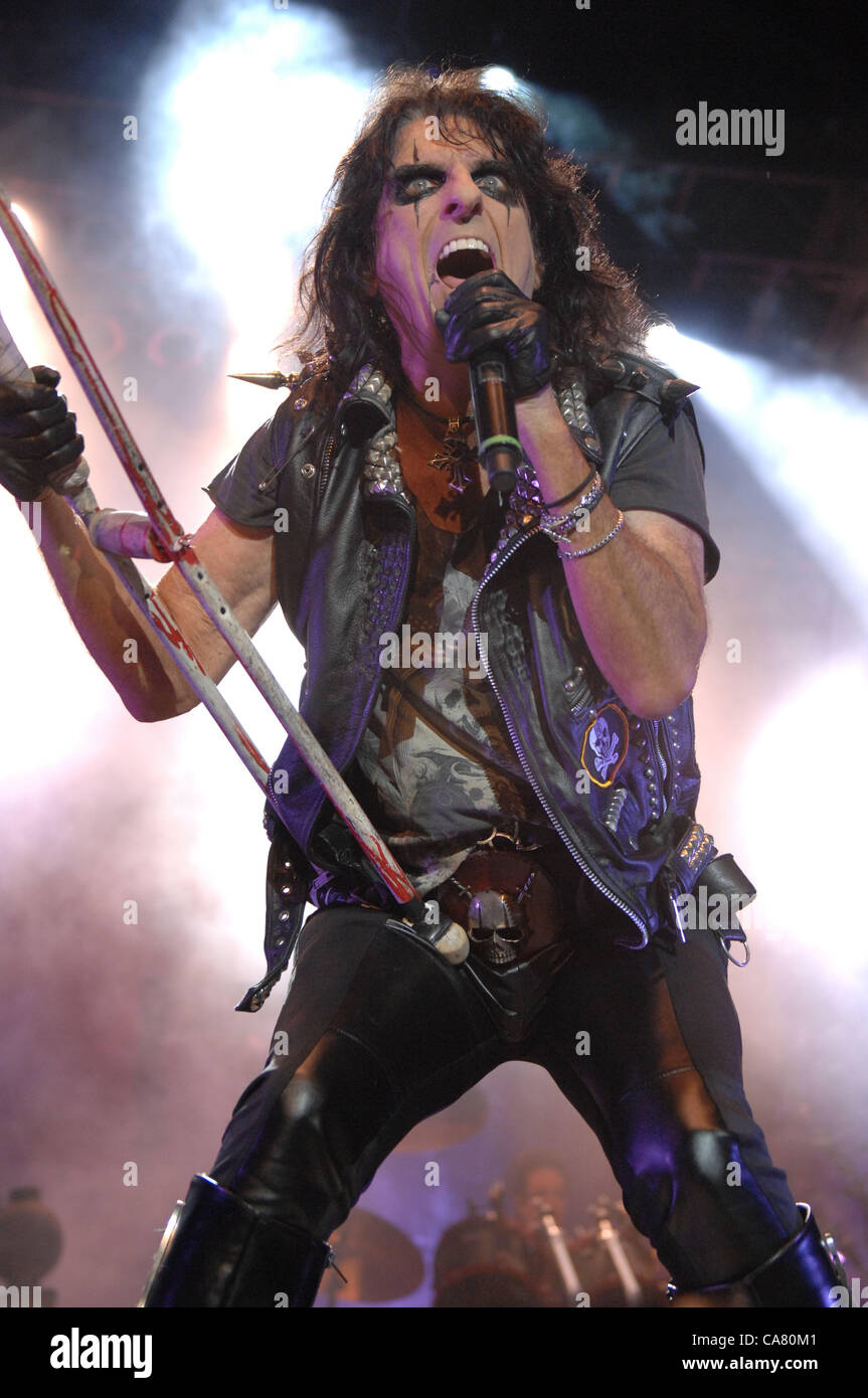 No more mr nice guy alice cooper hi-res stock photography and images ...