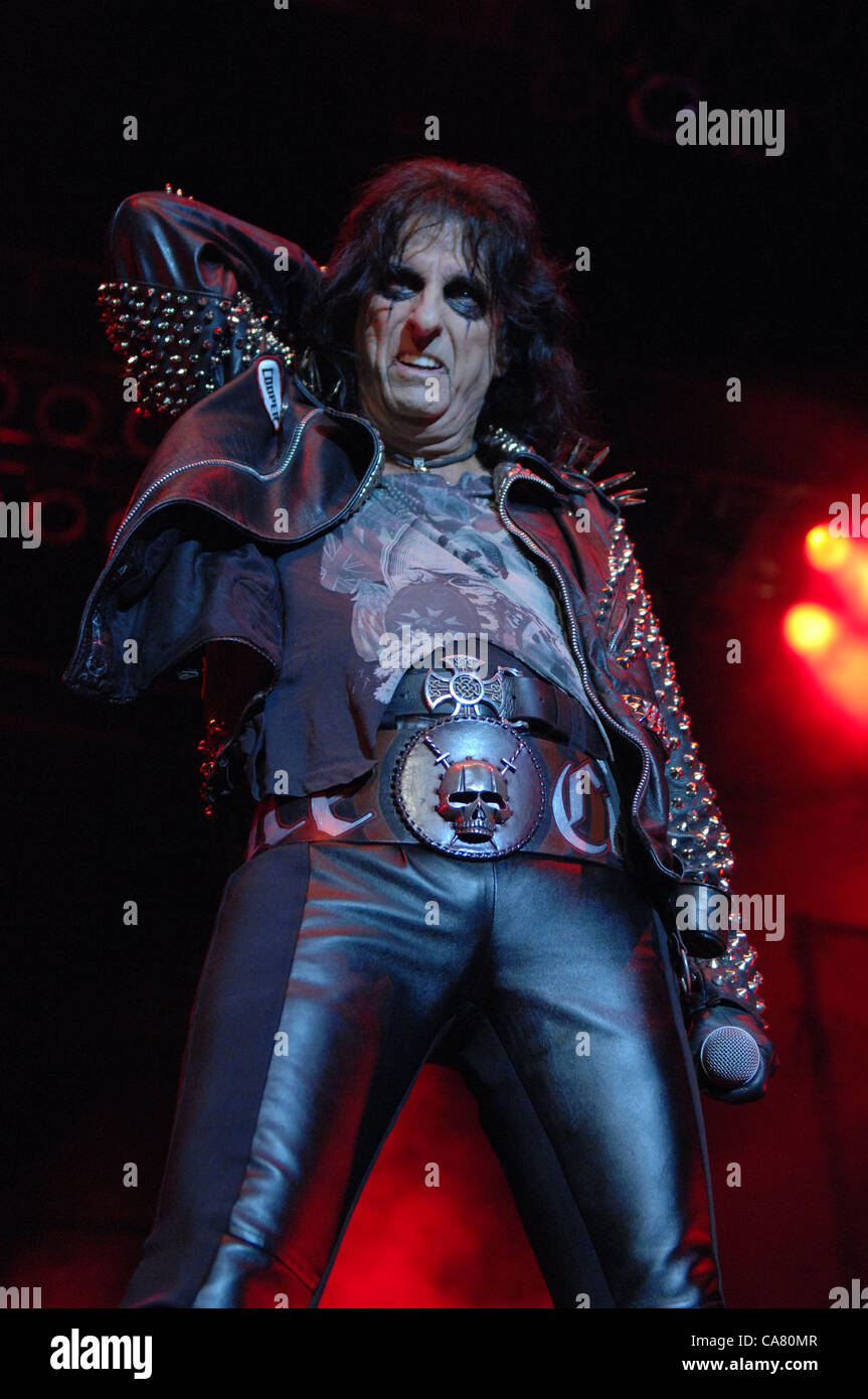 June 22, 2012 - Raleigh, North Carolina, U.S. - Rock singer ALICE ...