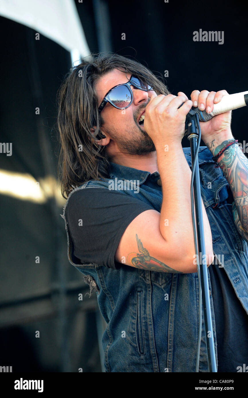 Back vocals hi-res stock photography and images - Alamy