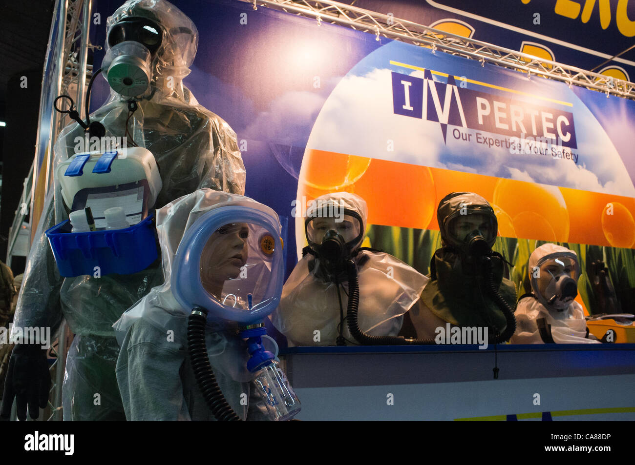 Chemical hazard suits hi-res stock photography and images - Alamy